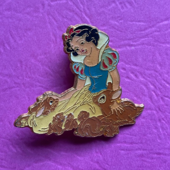 Disney | Accessories | Disney Snow White Pin | Poshmark